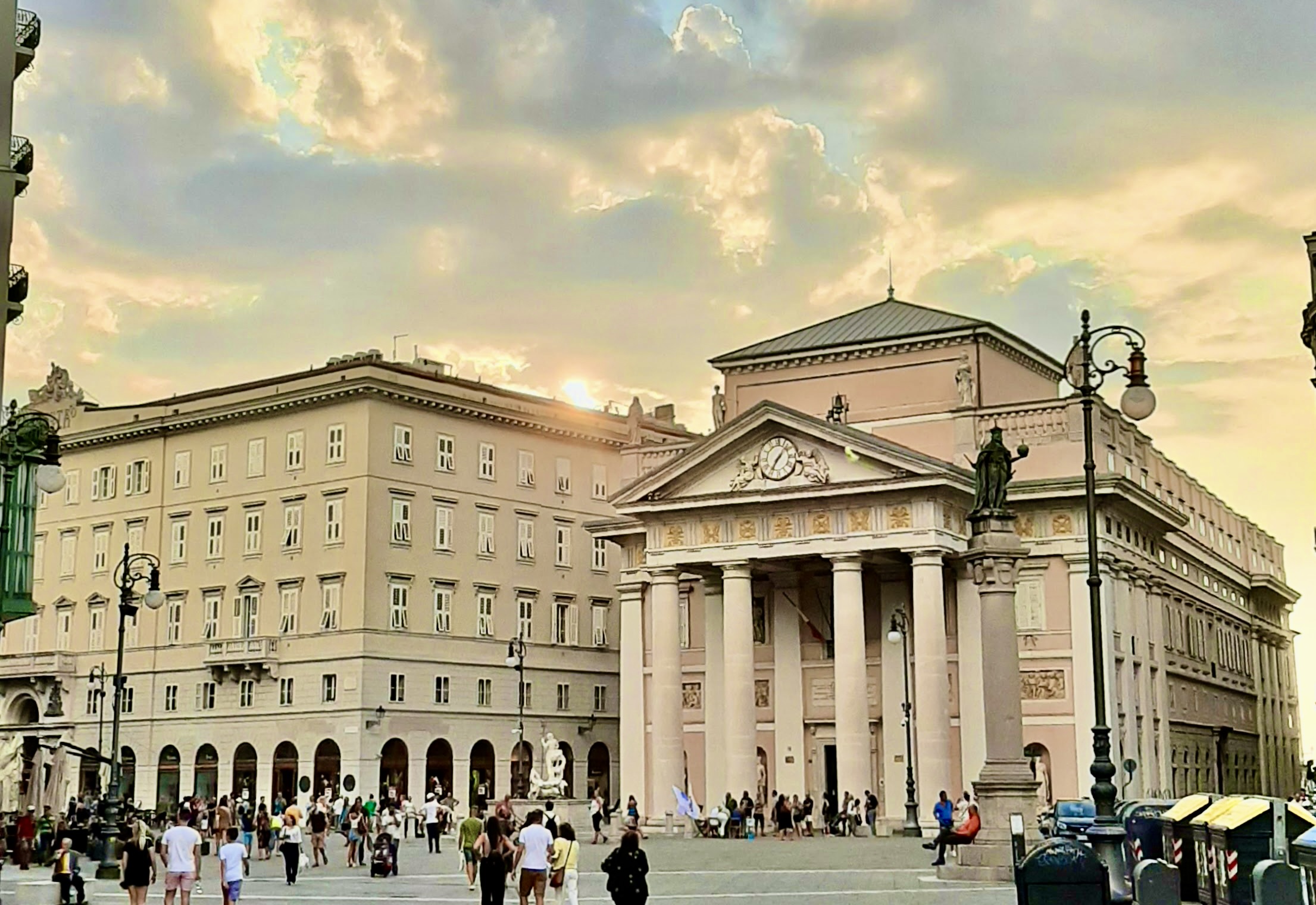 Piazza della Borsa - Trieszti Turista